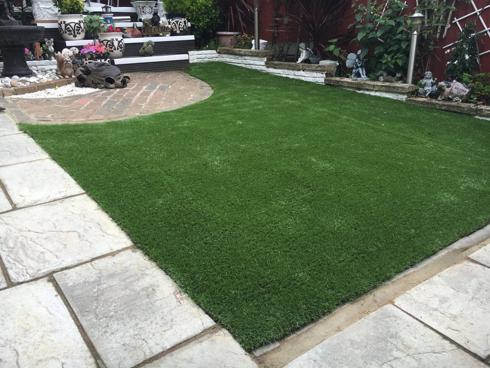 Design Inspiration for Small Gardens | London Lawn Turf Company